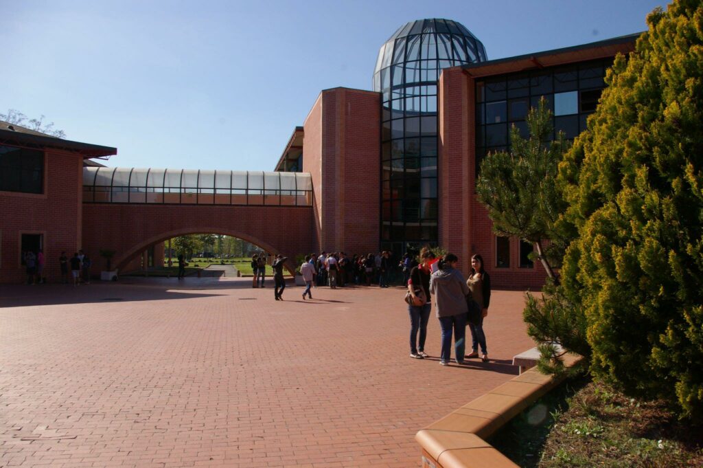 ESC Pau Business School | SchoolMouv Orientation