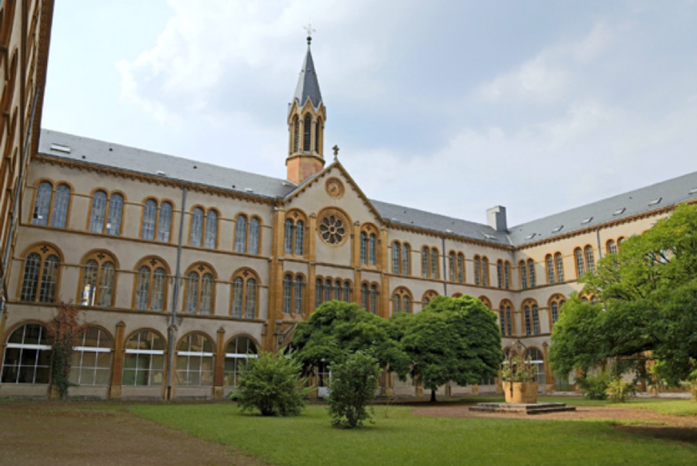 ÉSTIAM | SchoolMouv Orientation